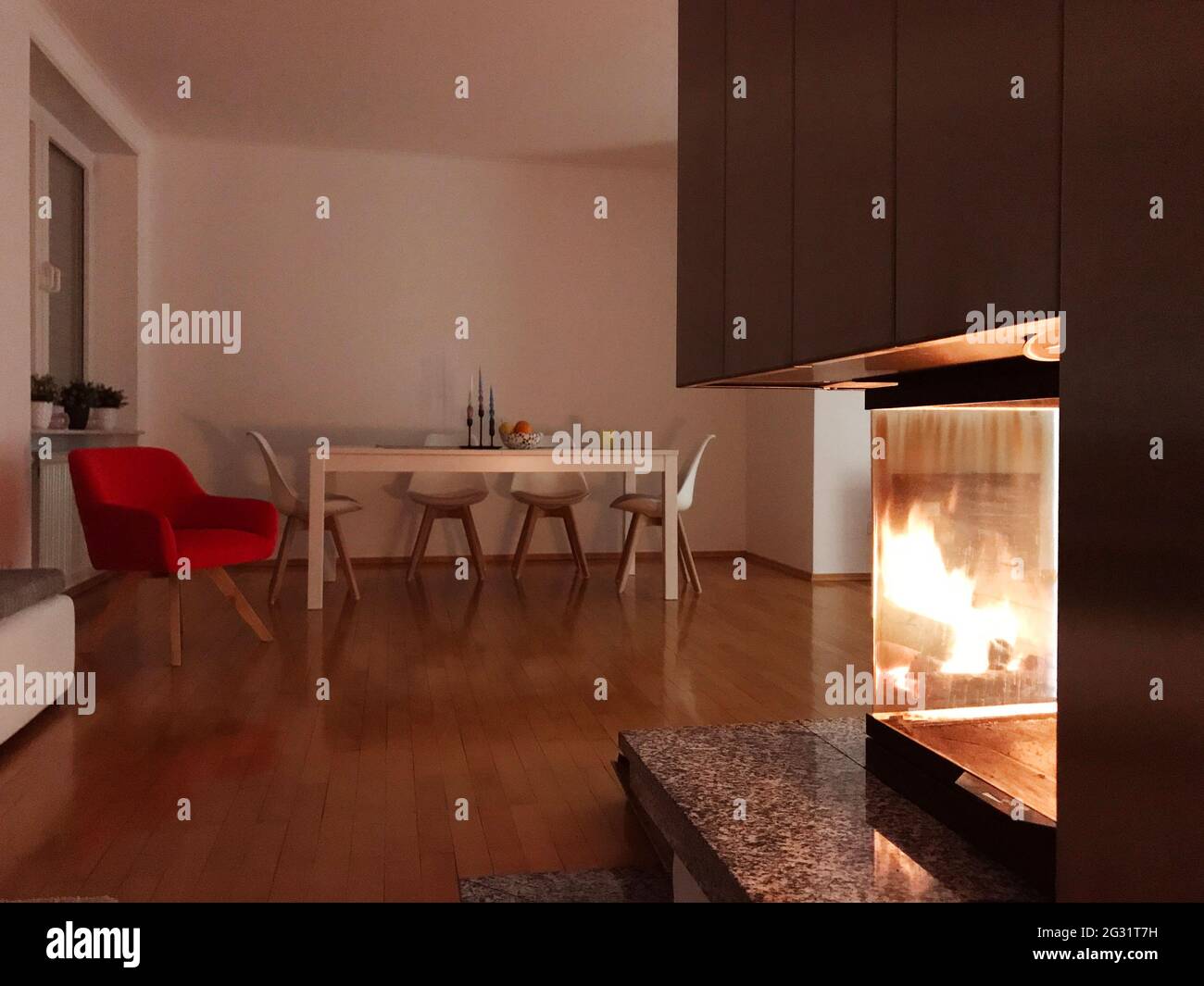 Modern fireplaces hi-res stock photography and images - Alamy