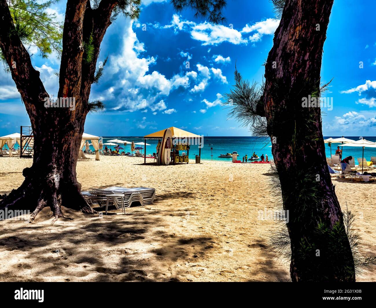 Beach cabana hi-res stock photography and images - Alamy