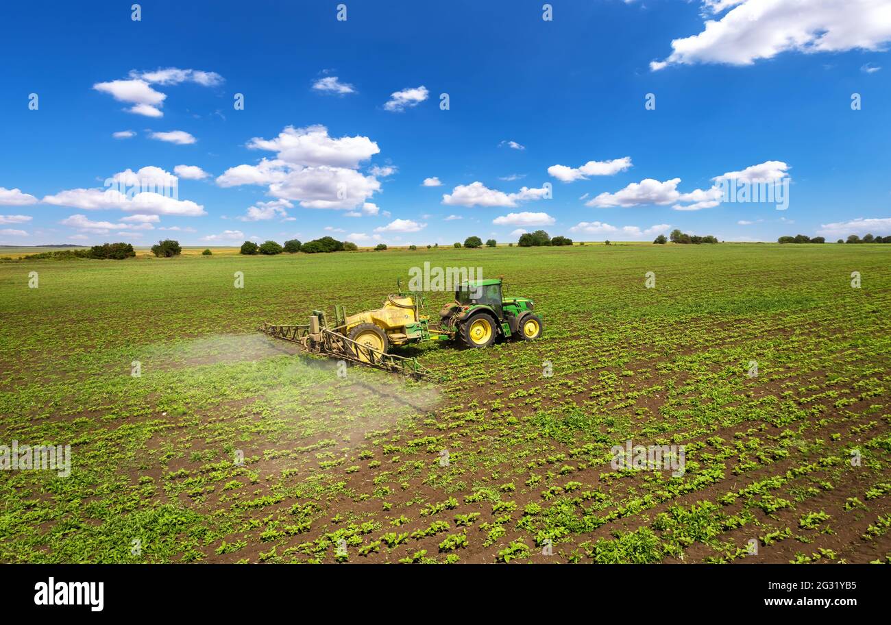 John deere tractor sowing seed hi-res stock photography and images - Alamy