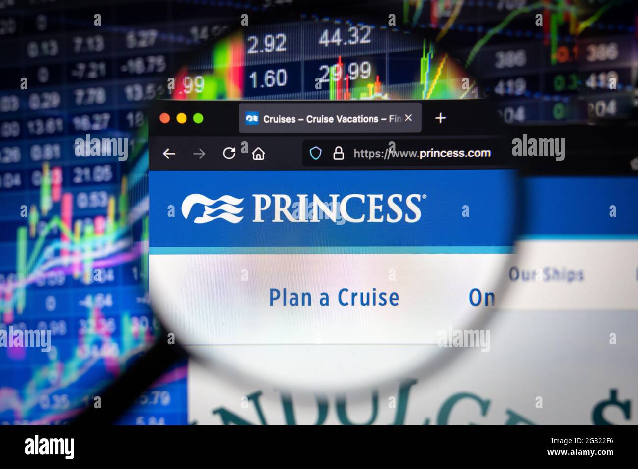 Cruise logo hi-res stock photography and images - Alamy