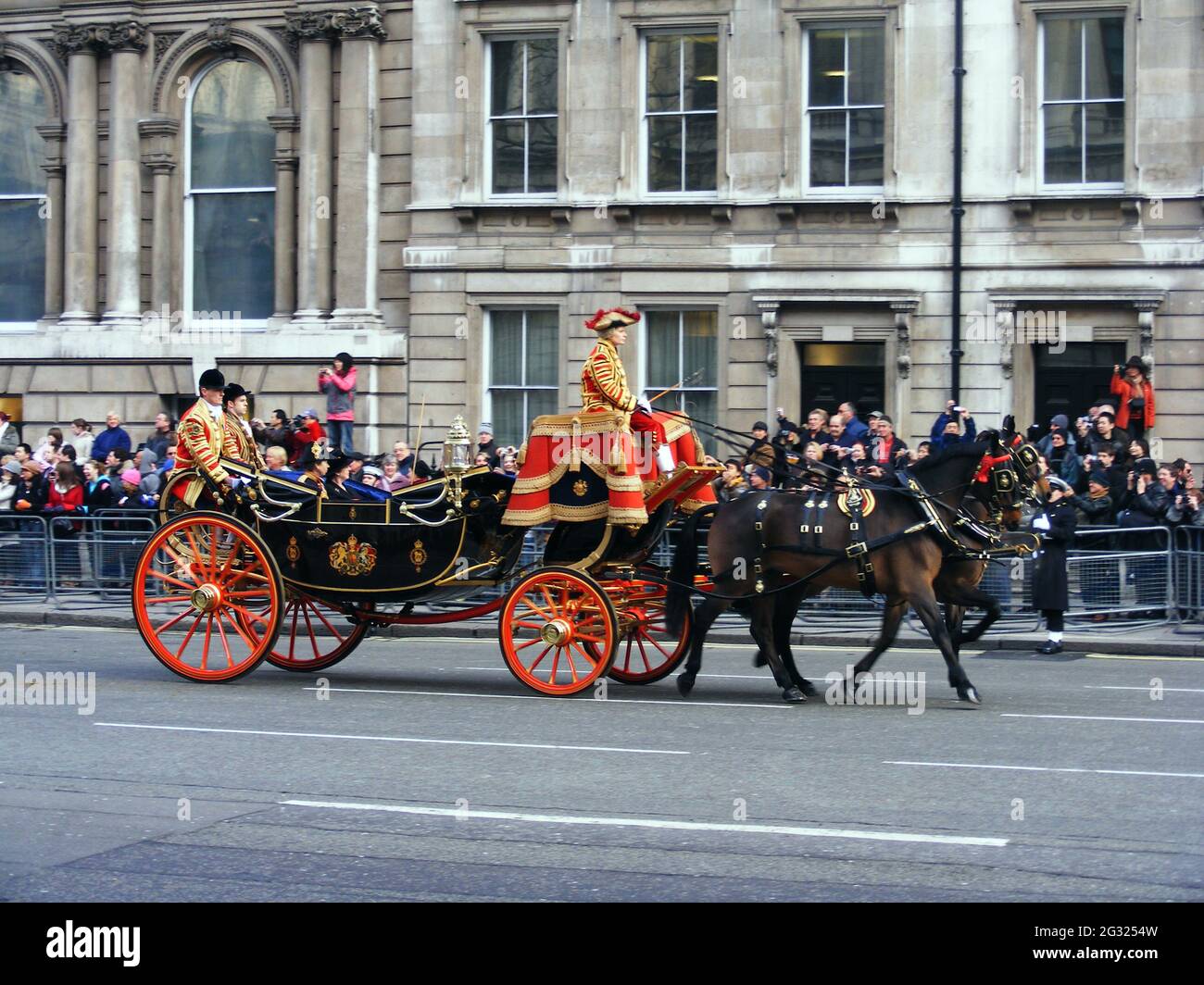 Royal family procession hi-res stock photography and images - Alamy