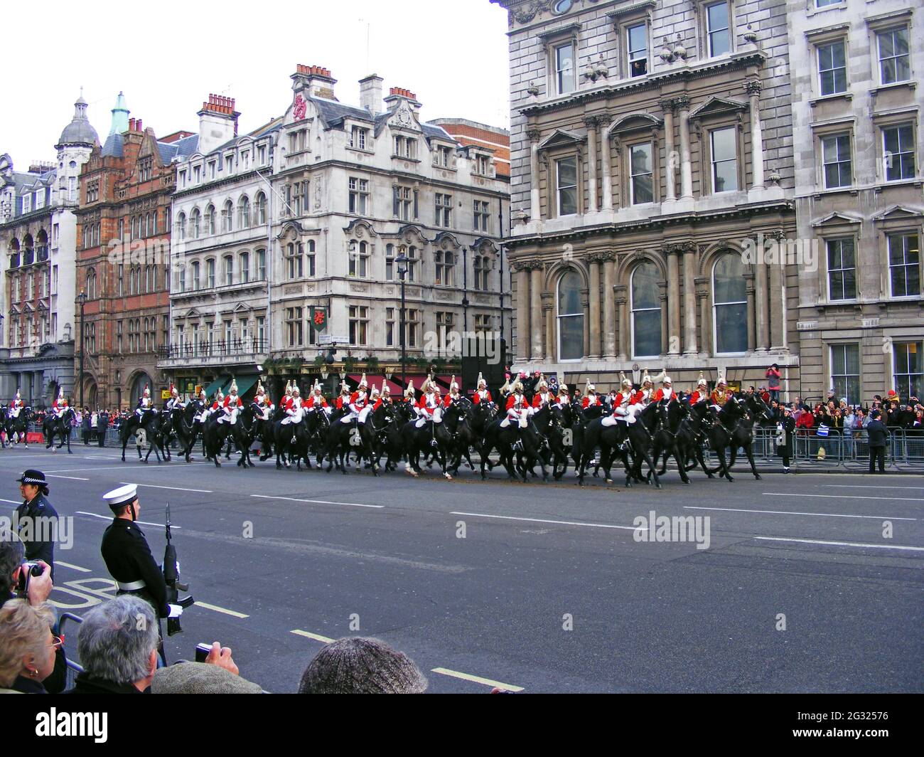 Royal family procession hi-res stock photography and images - Alamy
