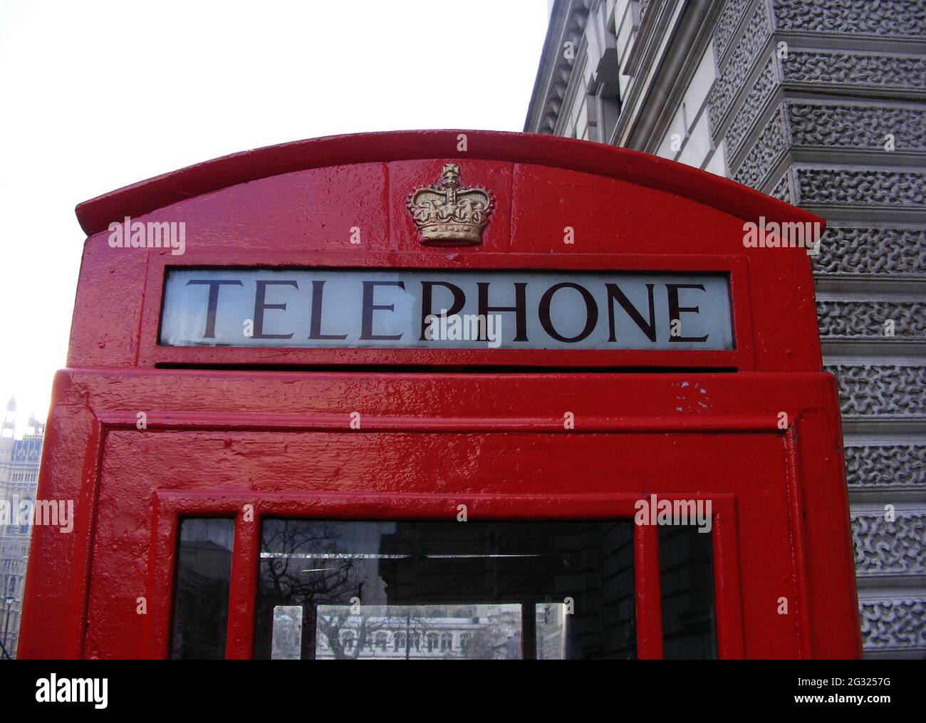 Traditional telephone booth hi-res stock photography and images - Alamy