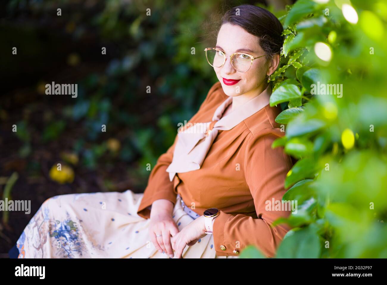 Fashion dressed woman hi-res stock photography and images - Alamy