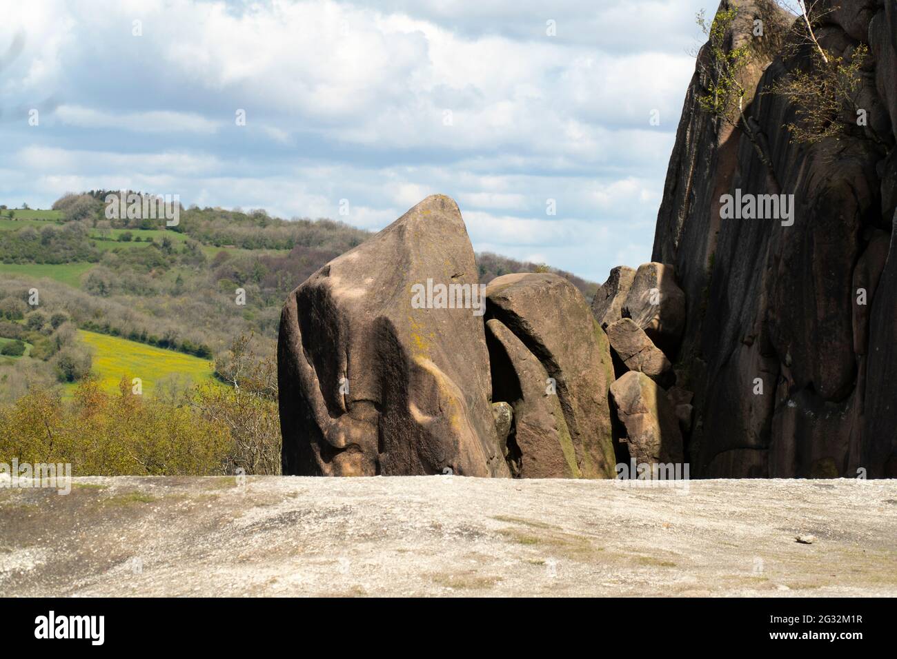 Derbyshire england summer quarry hi-res stock photography and images ...