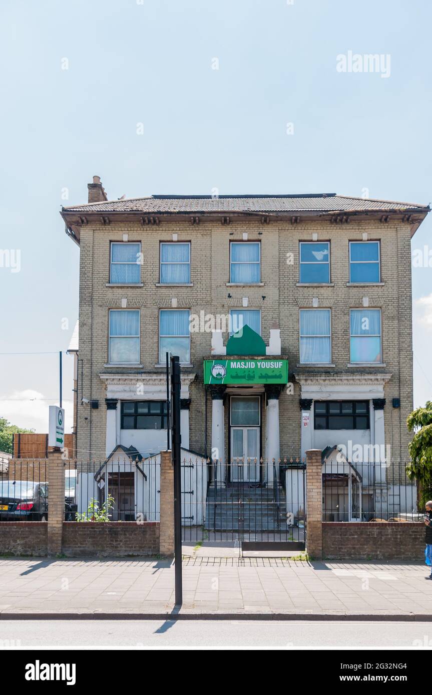 Masjid Yousuf, Romford Road, Forest Gate, Newham, London Stock Photo ...