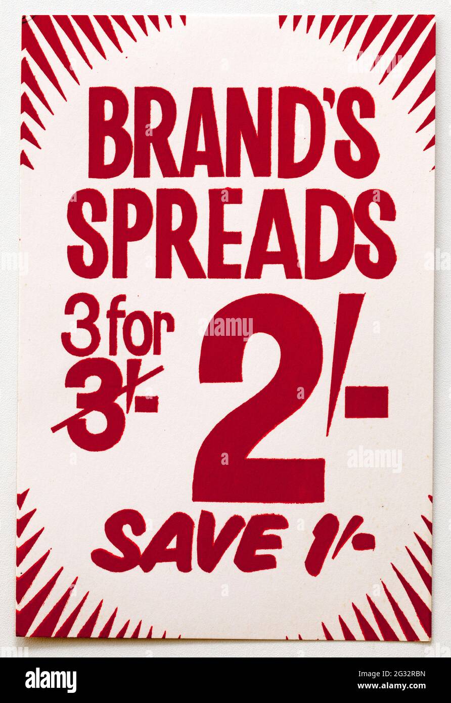 Grocery shopping 1960s hi-res stock photography and images - Alamy