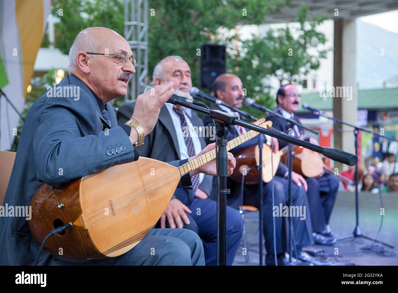Arab musical instruments hi-res stock photography and images - Alamy