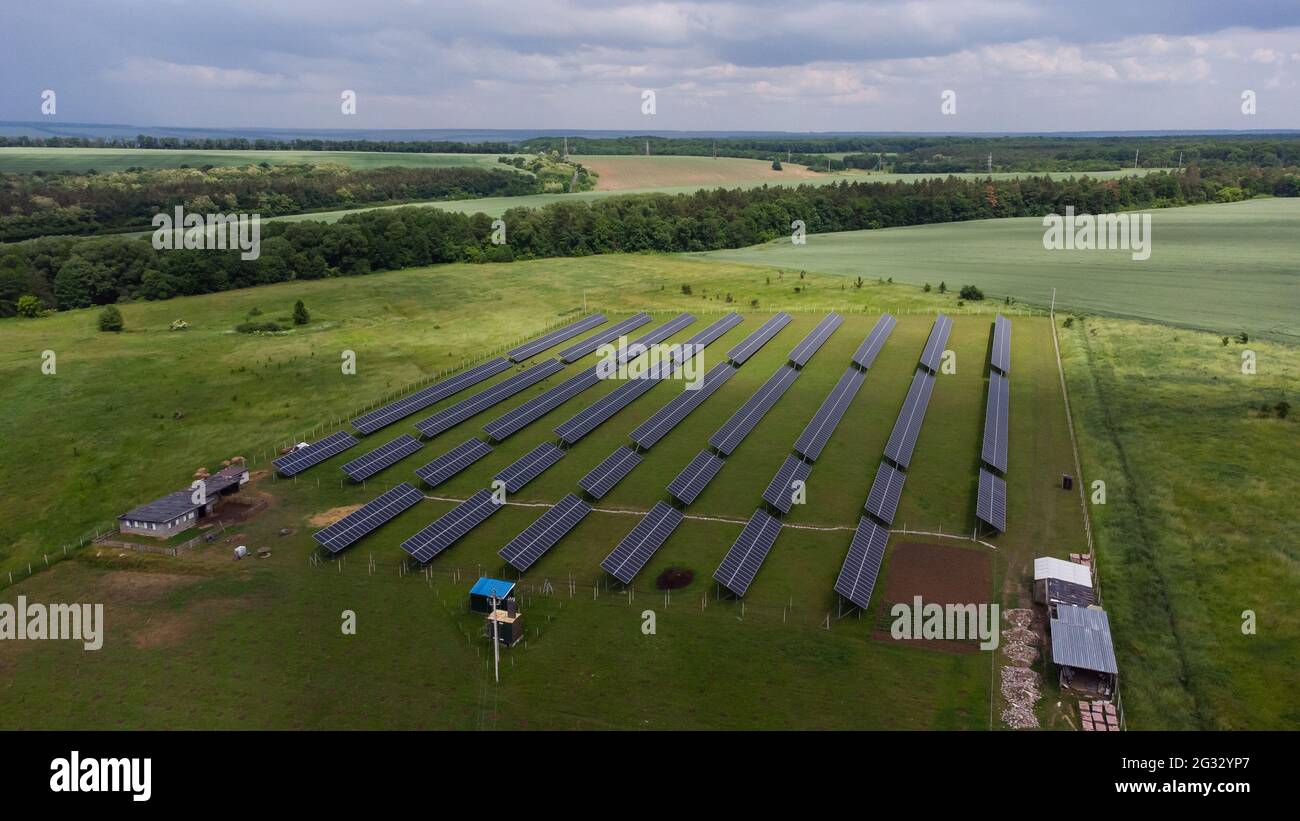 aerial view of solar power station, Aerial Top View of Solar Farm Stock ...