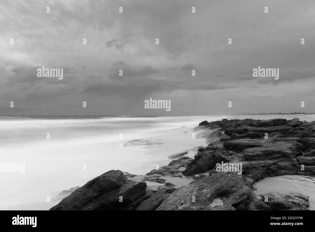 Dark storm sea rocks hi-res stock photography and images - Alamy