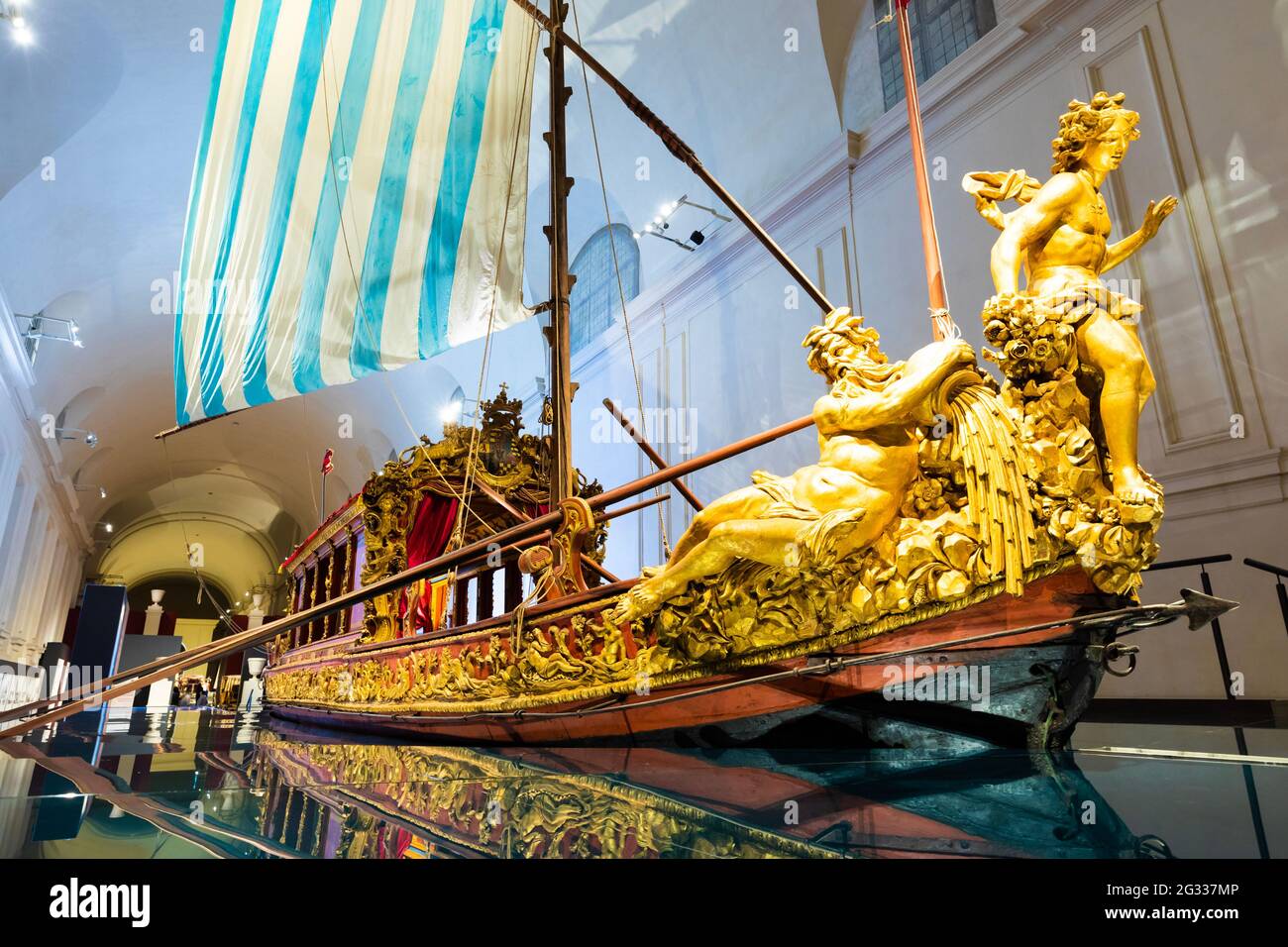 Navale reale hi-res stock photography and images - Alamy