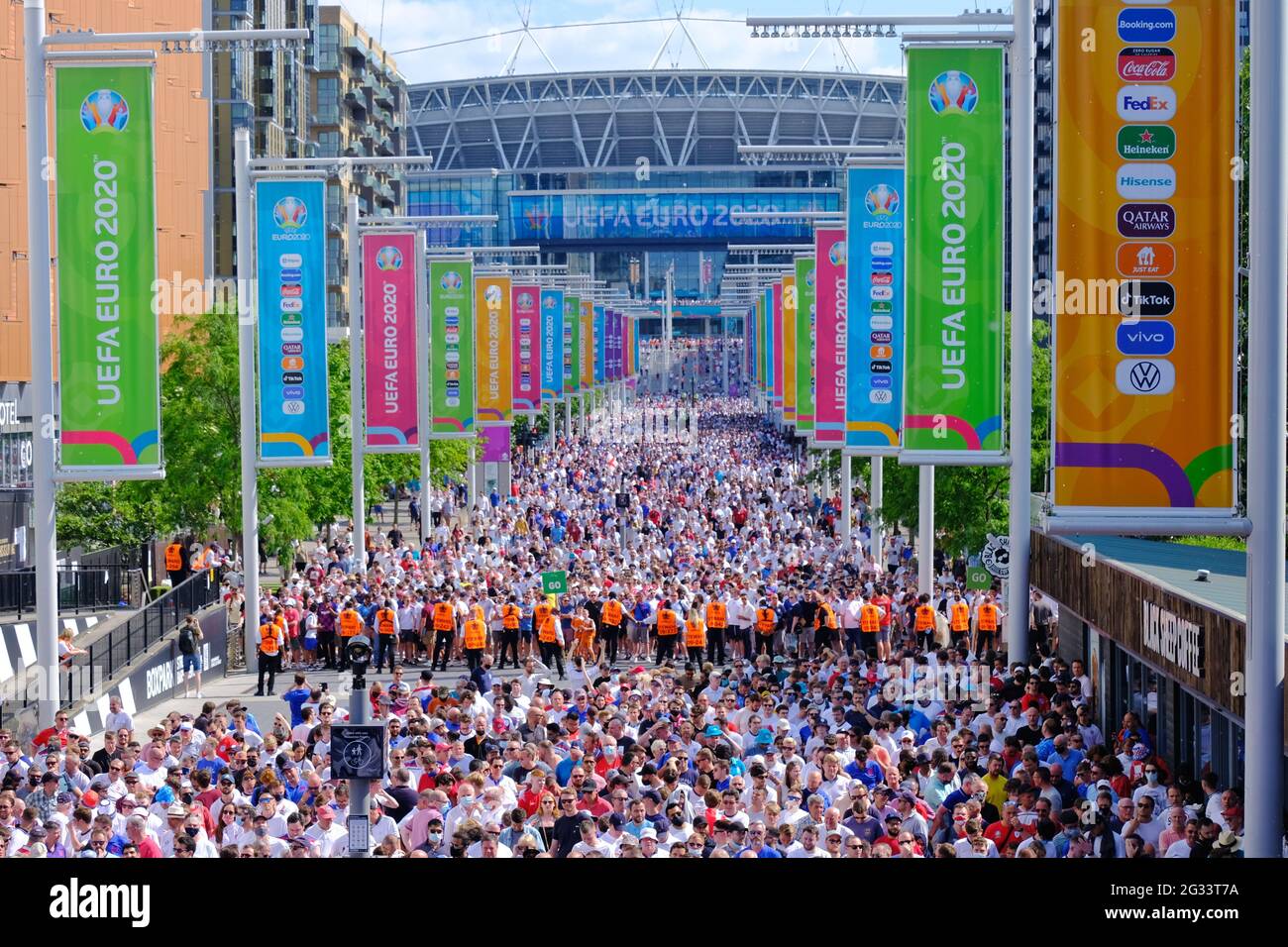 Wembley stadium stewarding hi-res stock photography and images - Alamy