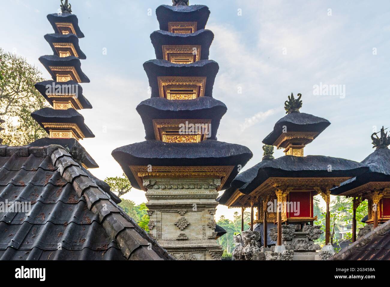Balinese roof hi-res stock photography and images - Alamy