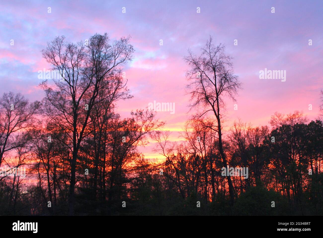 Beautiful sunset brilliant colorful hi-res stock photography and images ...