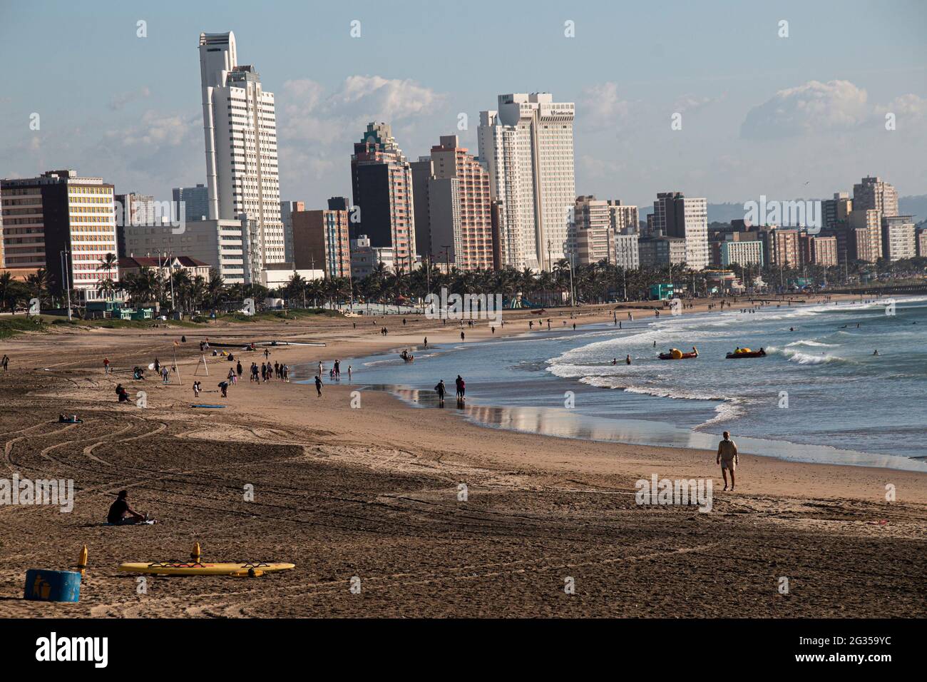 Durban beachfront early on a weekend morning Stock Photo - Alamy