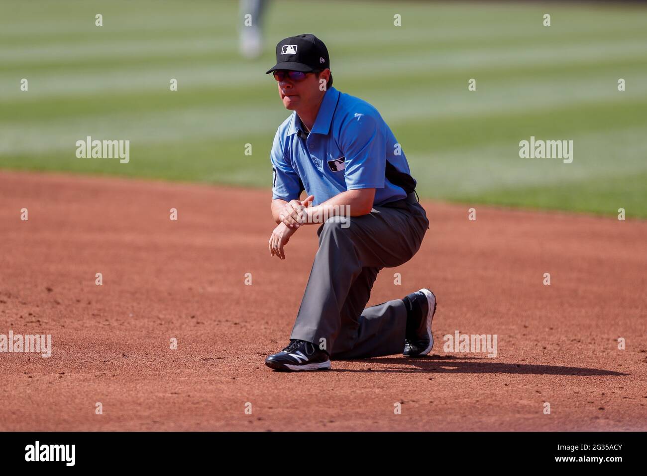 First regular season game hi-res stock photography and images - Alamy
