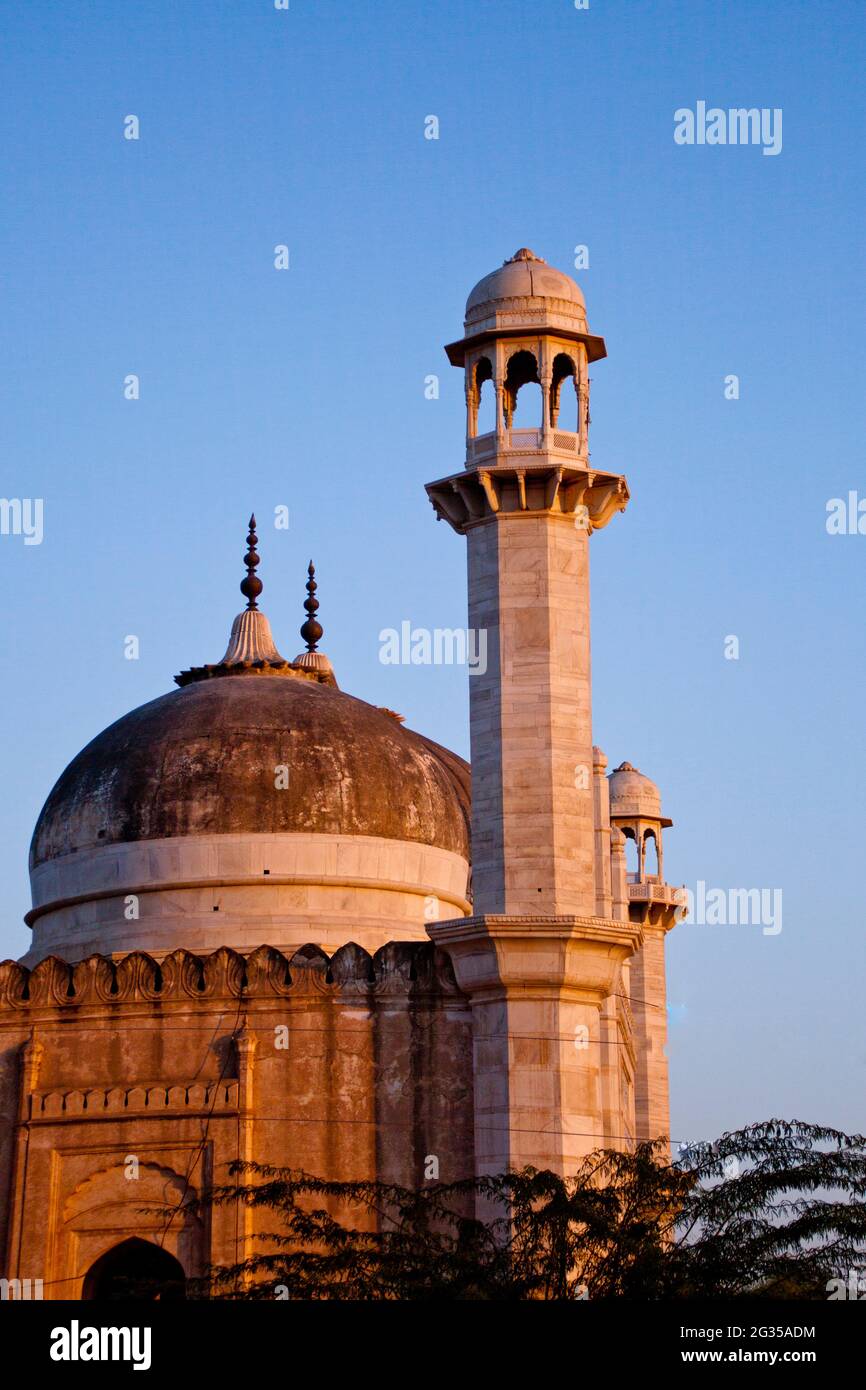 South east wall of blue mosque hi-res stock photography and images - Alamy