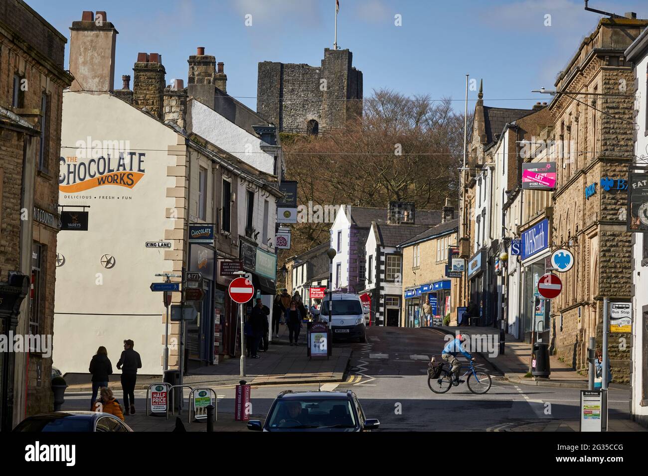 Castle street clitheroe ribble valley hi-res stock photography and ...