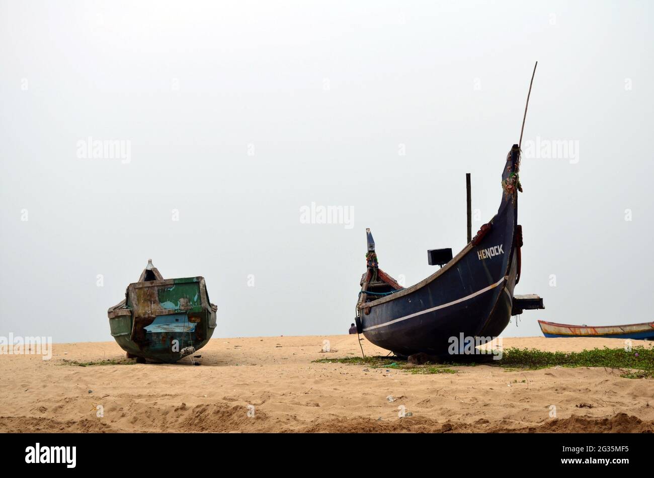Rusty boats hi-res stock photography and images - Alamy