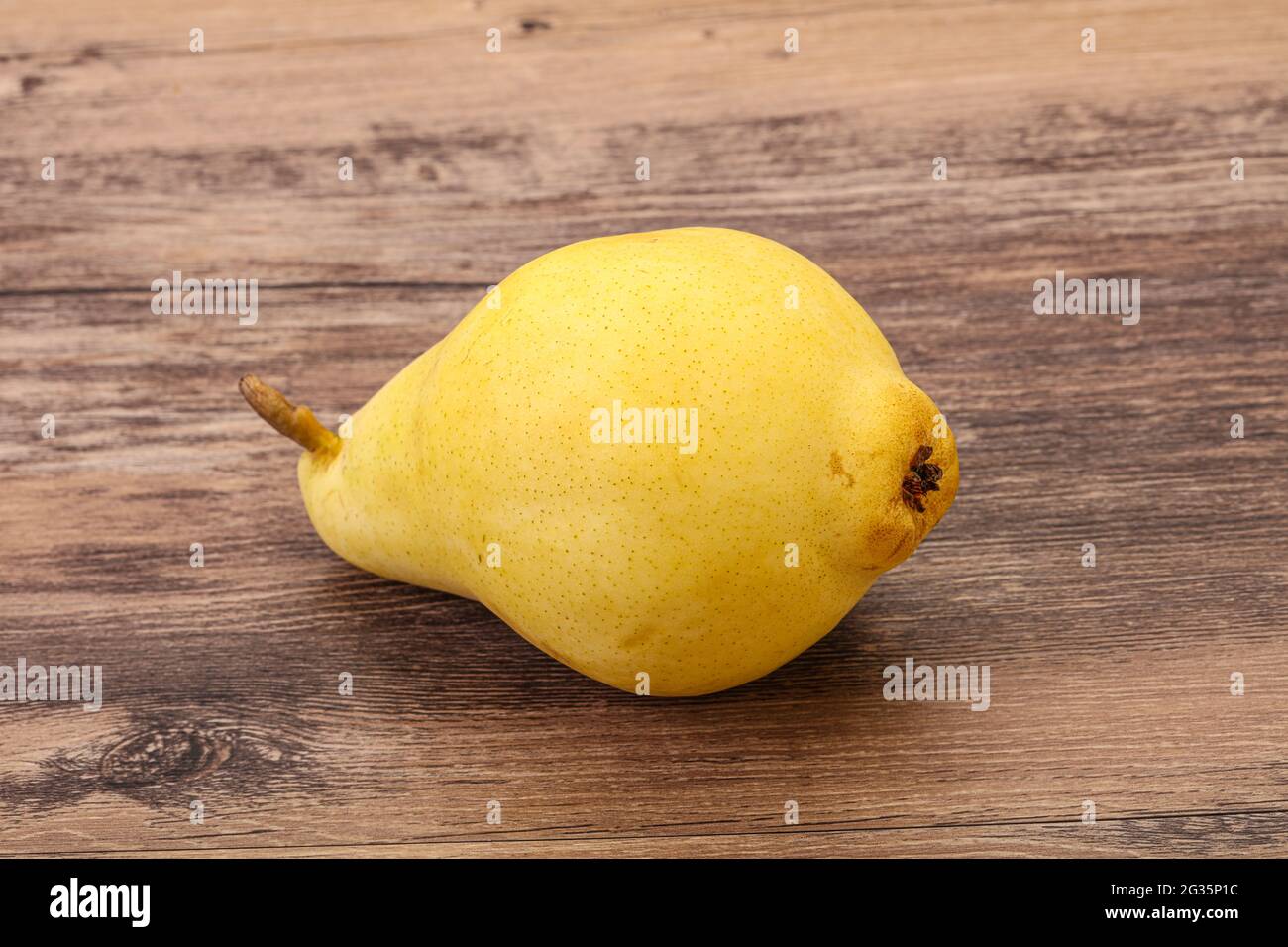Ripe, tsasty and sweet Yellow Chinese Pear Stock Photo - Alamy