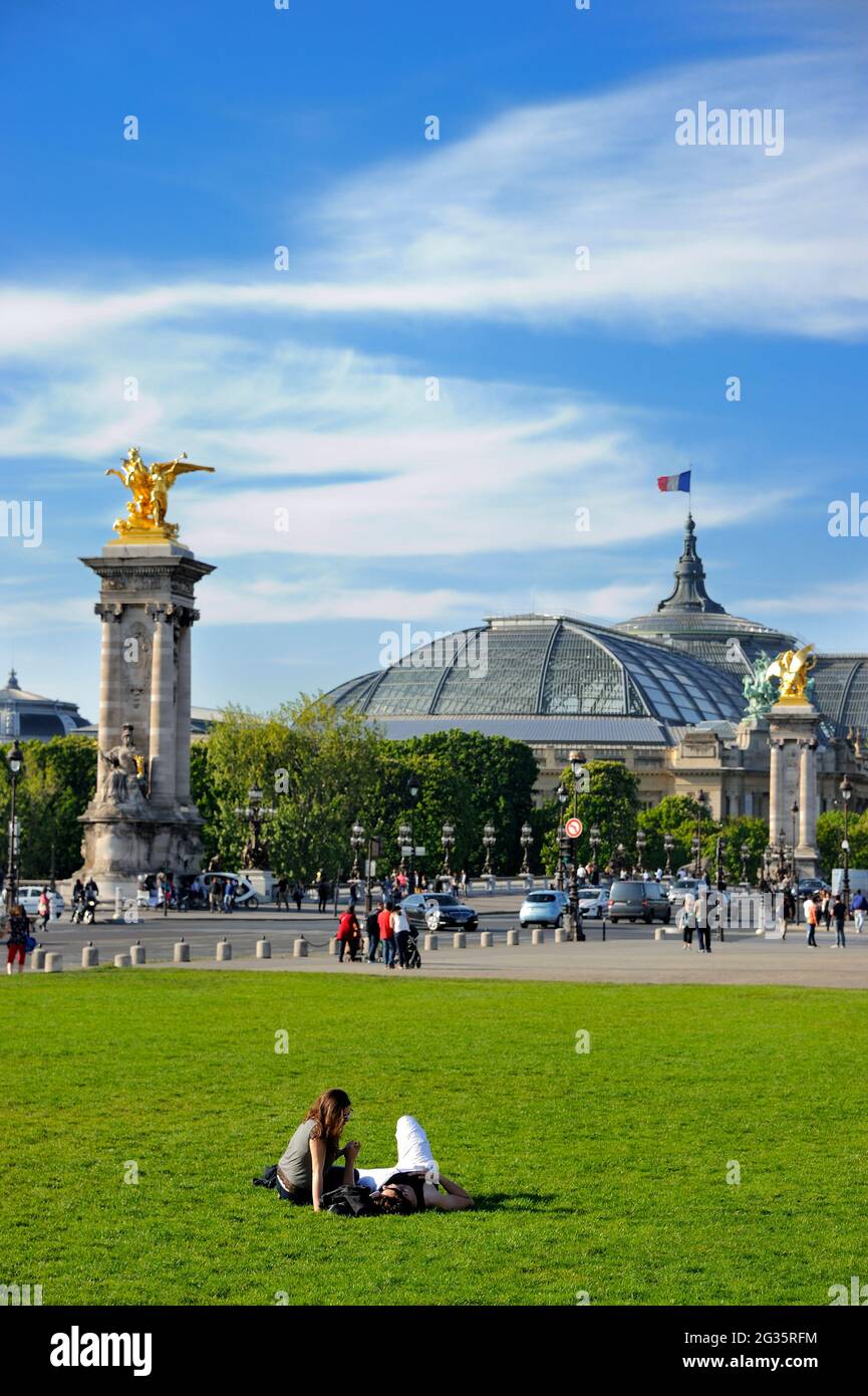Esplanade des invalides paris hi-res stock photography and images - Alamy