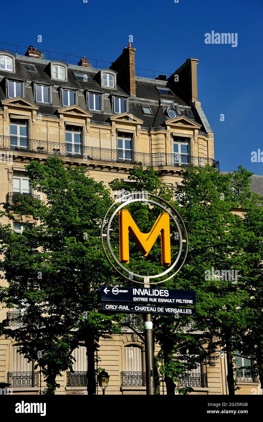 Paris metro logo hi-res stock photography and images - Alamy
