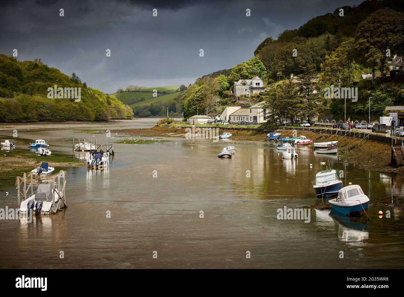 CORNISH fishing port Looe in Cornwall Looe East River Stock Photo - Alamy