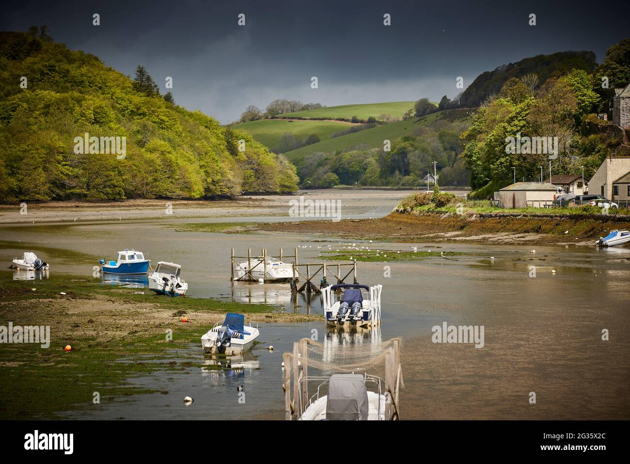 CORNISH fishing port Looe in Cornwall Looe East River Stock Photo - Alamy