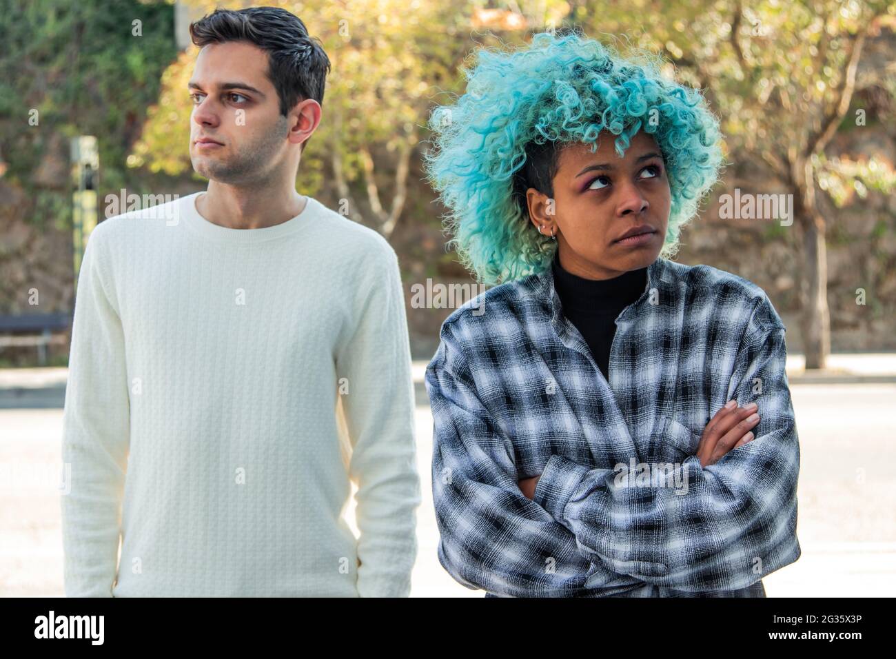 People argue street hi-res stock photography and images - Alamy