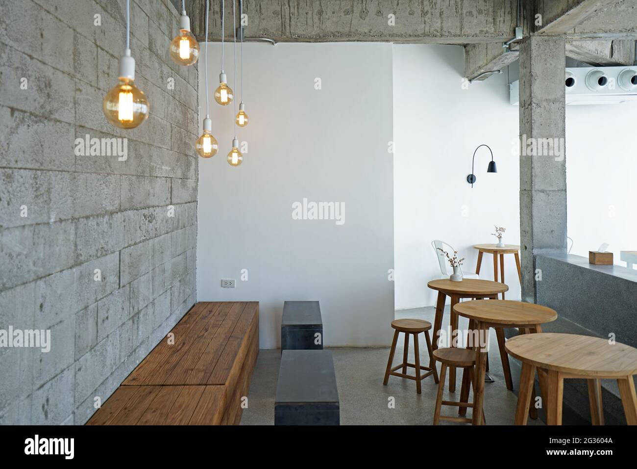 Cement block chair hi-res stock photography and images - Alamy