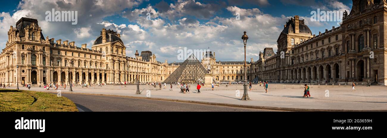 Louvre panoramique hi-res stock photography and images - Alamy