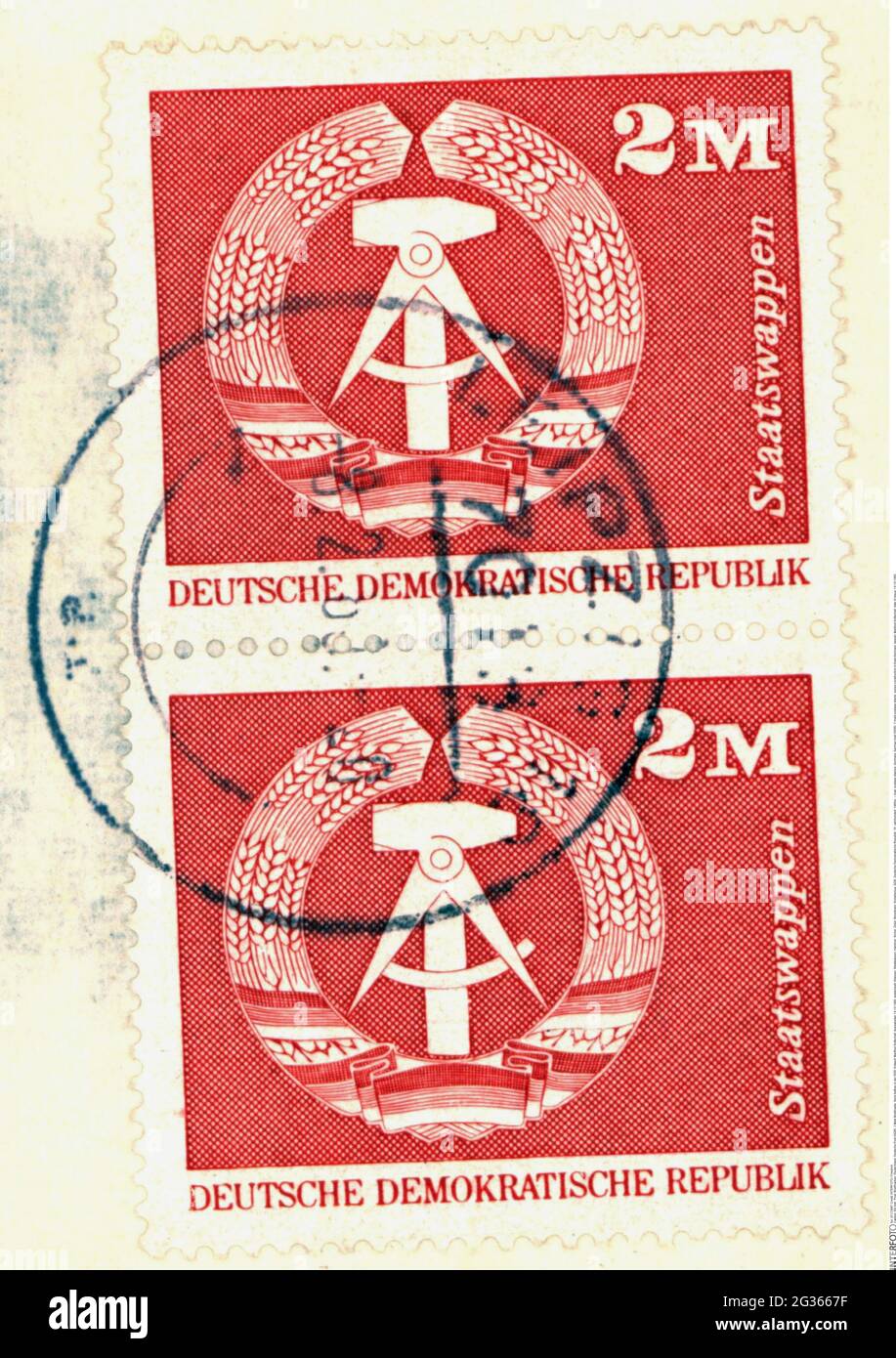 Ddr postage stamp hi-res stock photography and images - Alamy