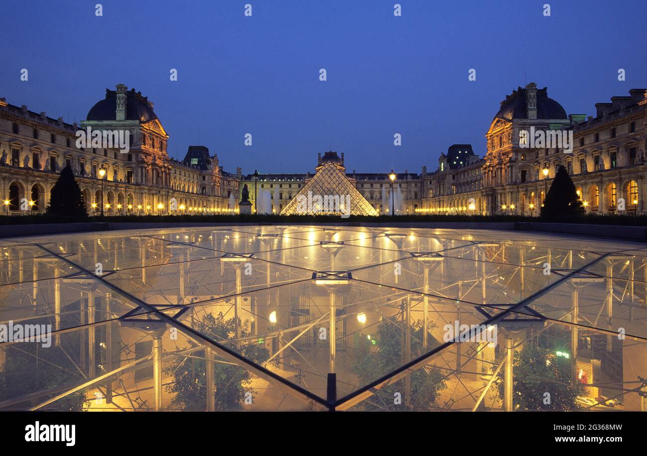 Inverted pyramid hi-res stock photography and images - Alamy