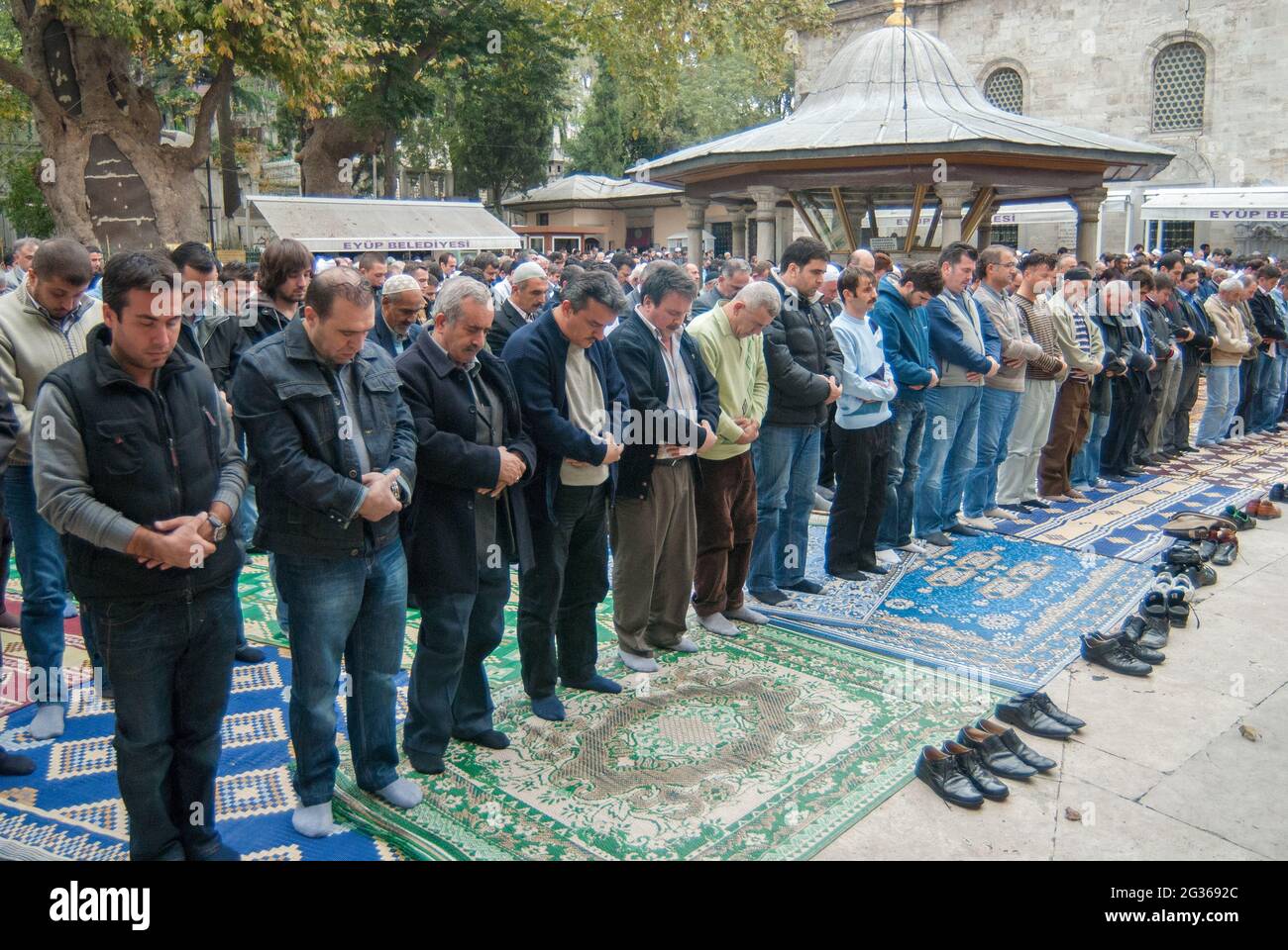 Muslims prayer hi-res stock photography and images - Alamy