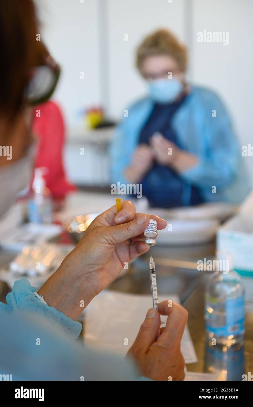 Preparation of Pfizer-BioNTech vaccine doses. Covid-19 vaccination ...