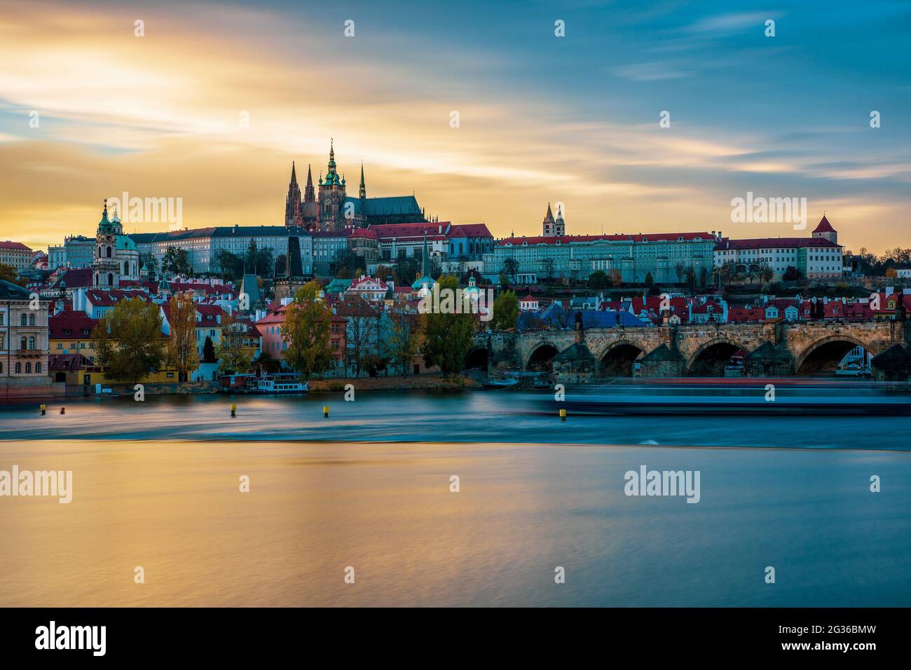 Prague vibrant scene castle hi-res stock photography and images - Alamy
