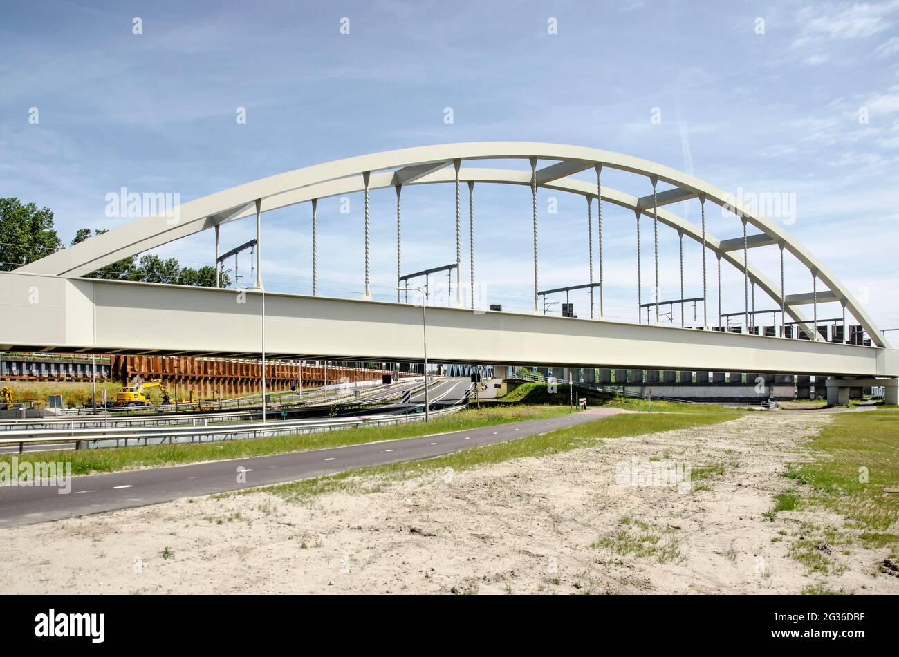 Steel arch bridge hi-res stock photography and images - Alamy