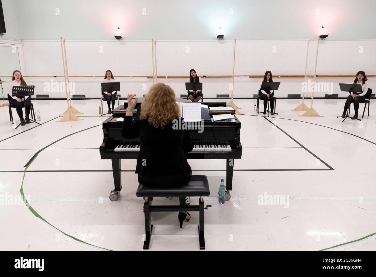 Test hall large hi-res stock photography and images - Alamy