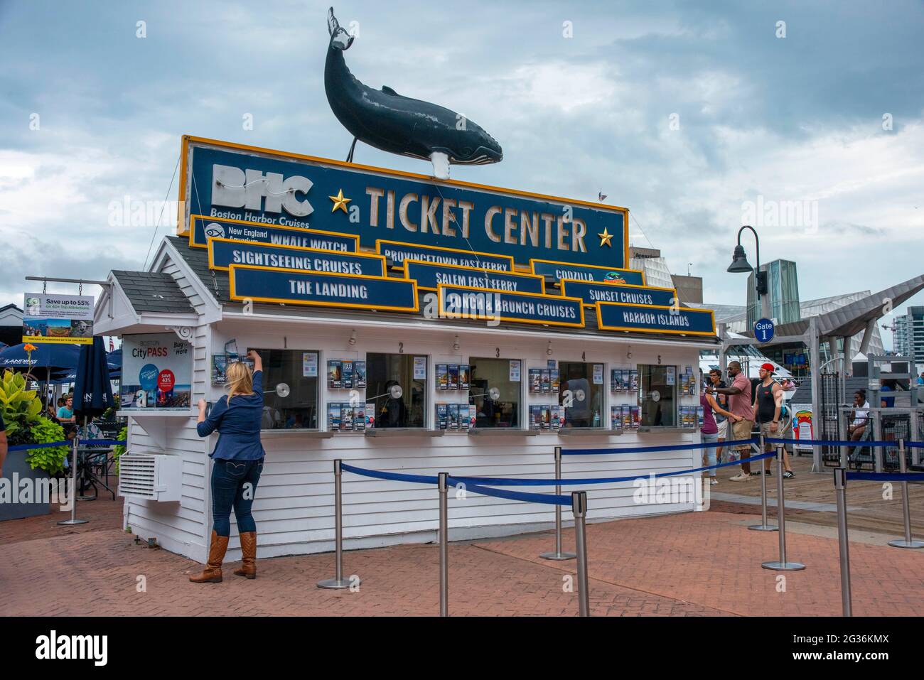 Whale watch and Boston Harbor tour boat ticket office, Long Wharf ...