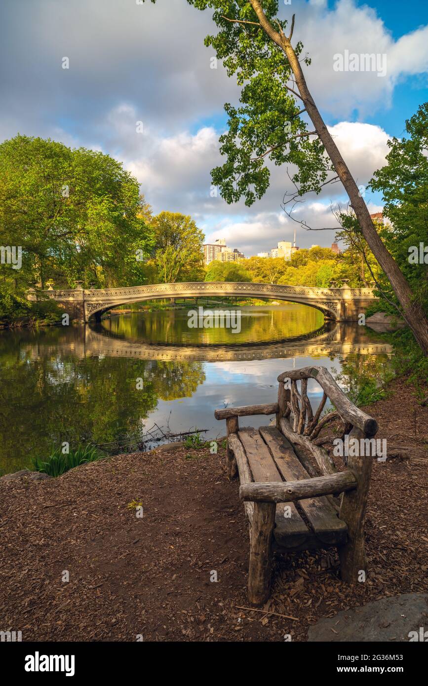 Bow bridge, Central Park, New York City in late spring Stock Photo - Alamy