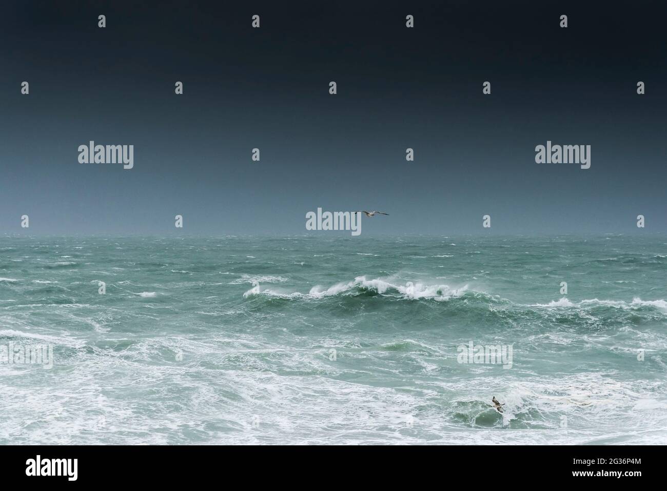 Rough seas uk hi-res stock photography and images - Alamy