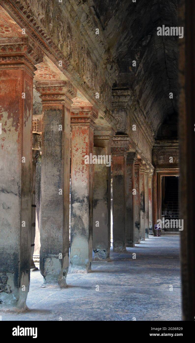Architectural Columns in the Empty Corridor of Angkor Wat Complex Stock ...