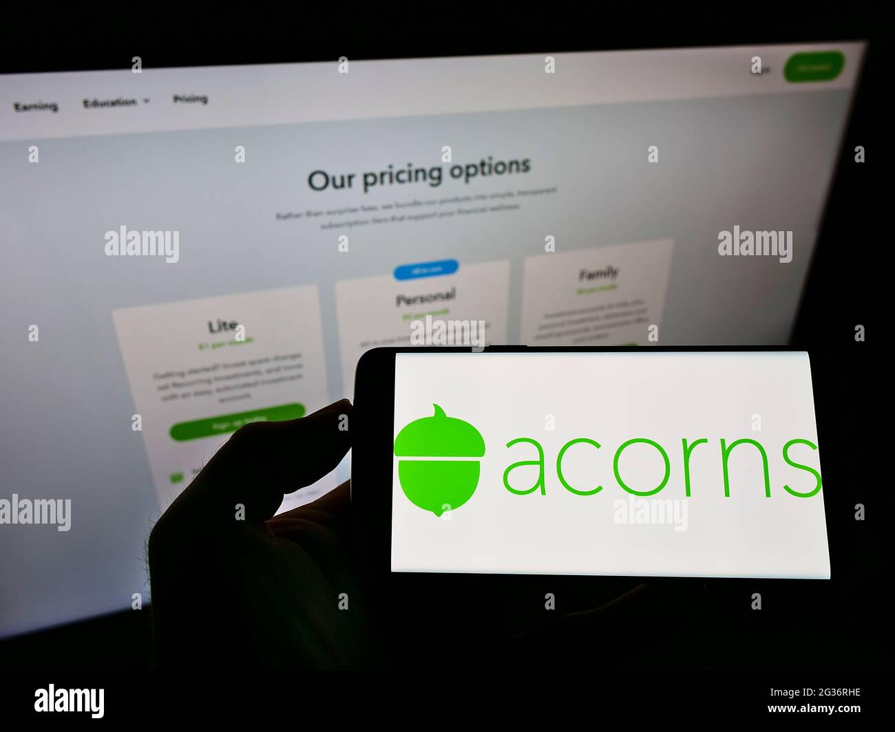 Acorns grow inc hi-res stock photography and images - Alamy