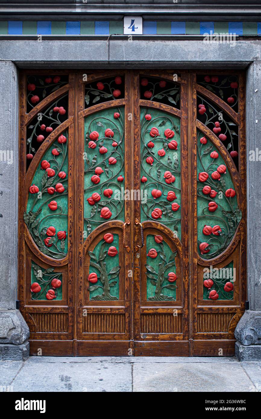 Portone del melograno hi-res stock photography and images - Alamy