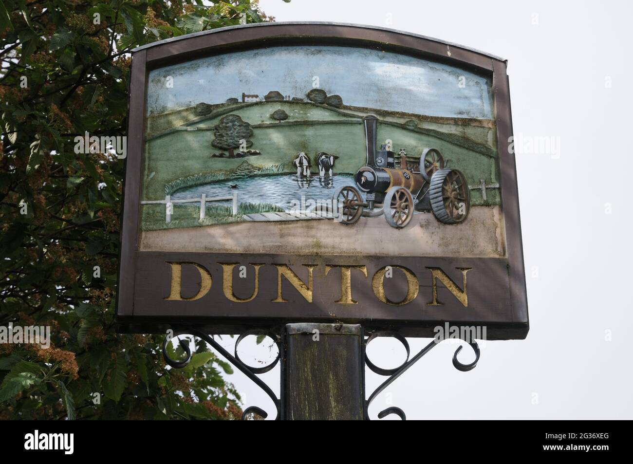 Village sign, Dunton, Bedfordshire Stock Photo - Alamy
