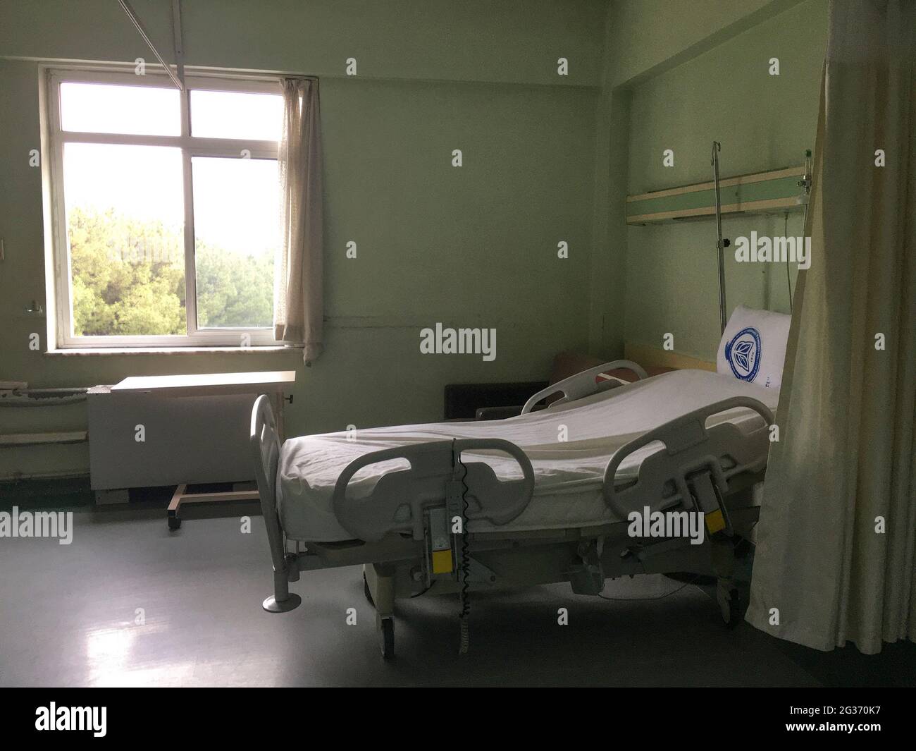 Hospital room view from bed hi-res stock photography and images - Alamy