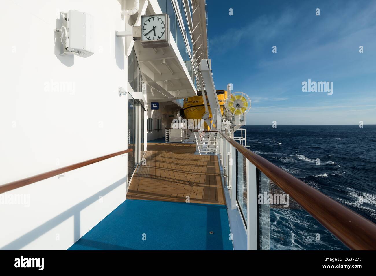 Empty cruise ship hi-res stock photography and images - Alamy