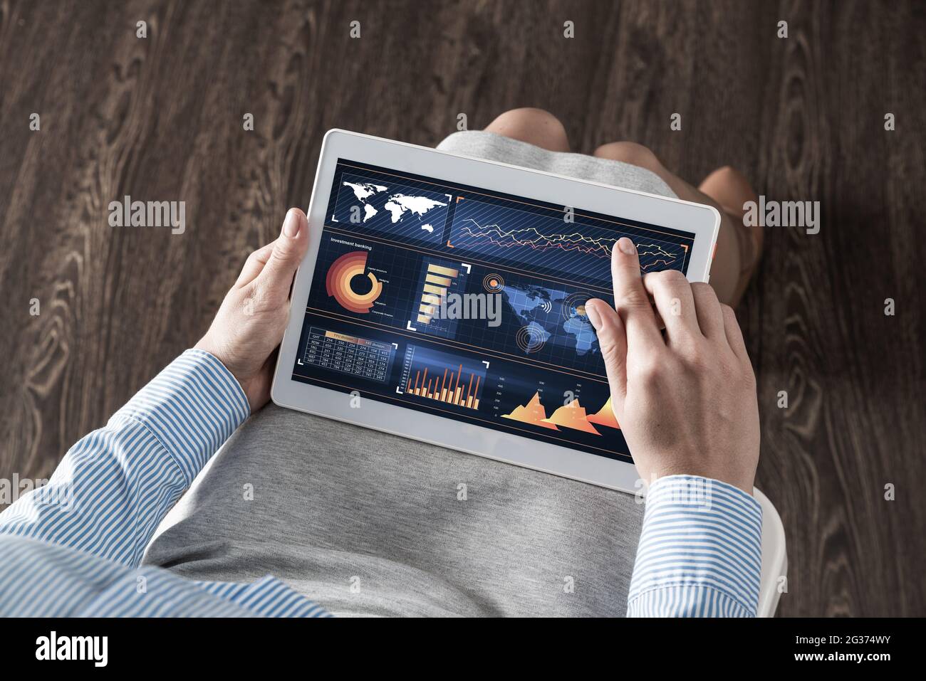 business woman with pad Stock Photo - Alamy