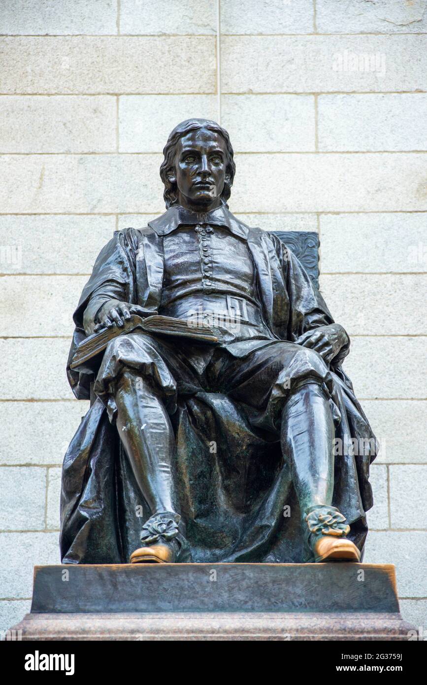 John Harvard Statue