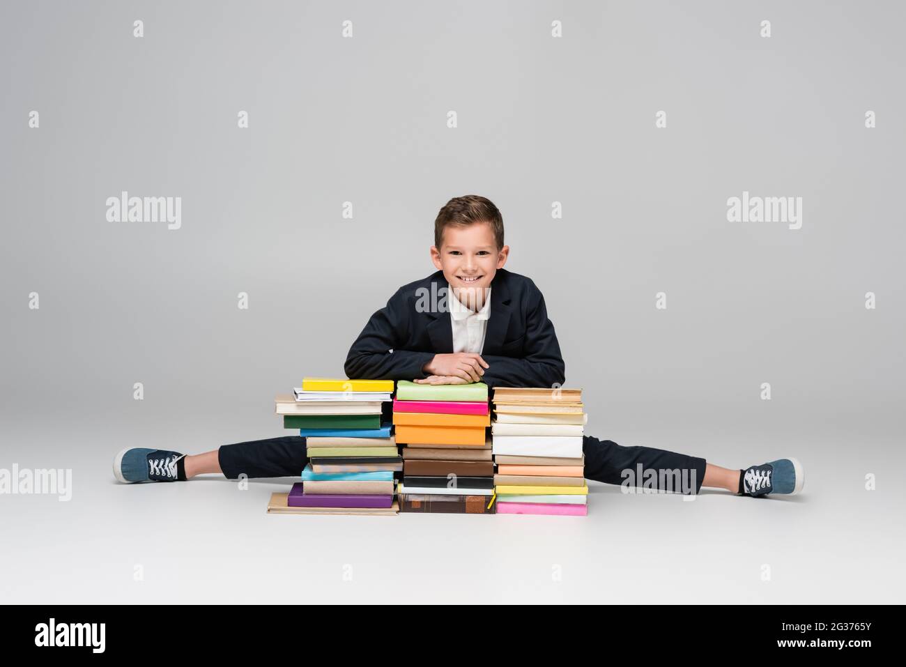 School blazer girl hi-res stock photography and images - Alamy